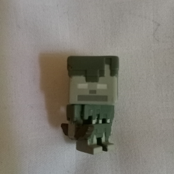 Mojang | Toys | Minecraft Series Stray Skeleton 24 Mojang Minifigure ...